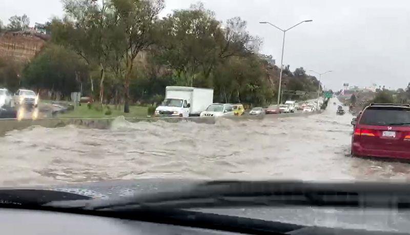 VIDEOS: Caos e inundaciones por lluvias en distintos puntos de Tijuana ...