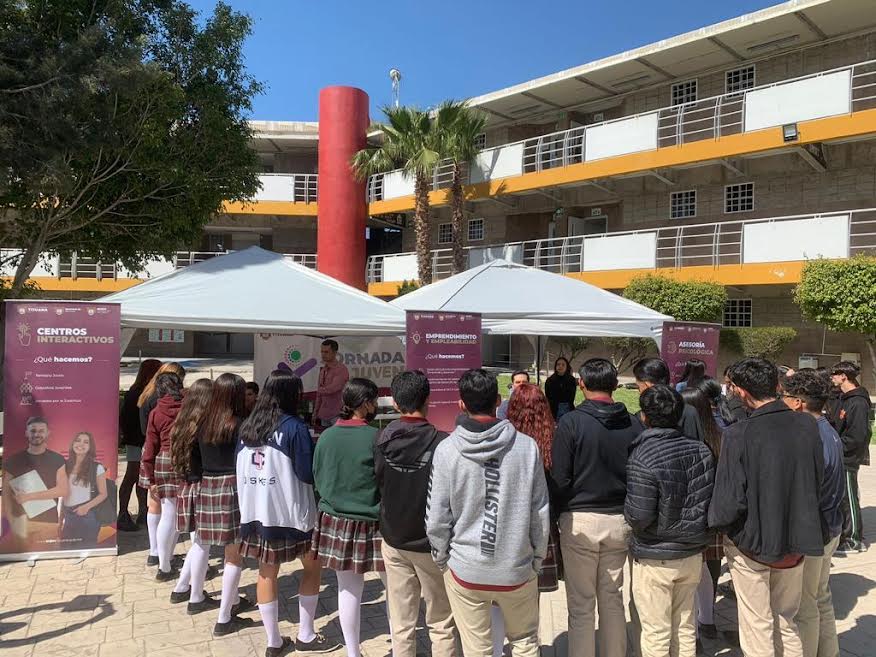 IMJUV beneficia a mil 600 estudiantes del CECYTE Villas Del Sol Con La ...