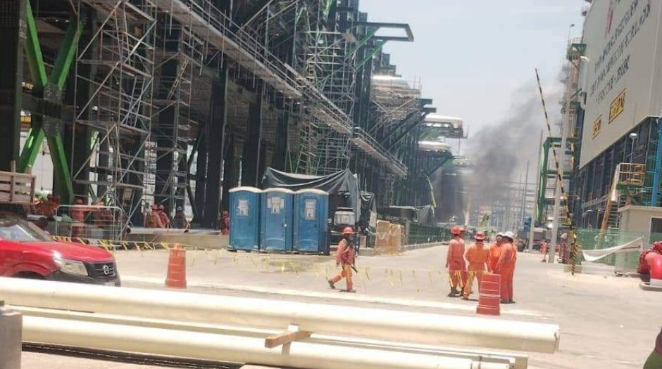 Reportan incendio en refinería de Dos Bocas por explosión de pipa ...