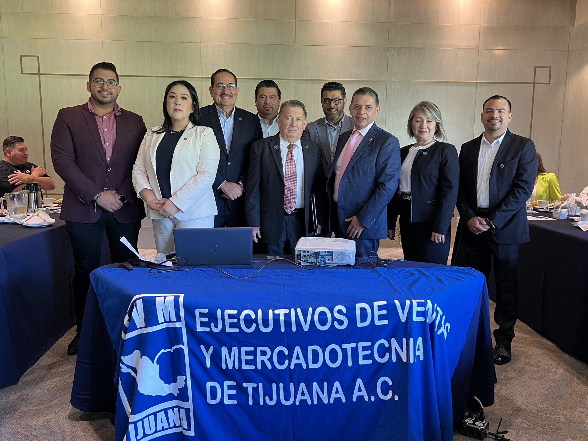 Reconoce EVM Tijuana trayectoria del empresario Conrado Gaxiola ...