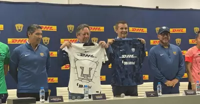 Pumas extiende contrato con DHL como patrocinador principal - Uniradio ...
