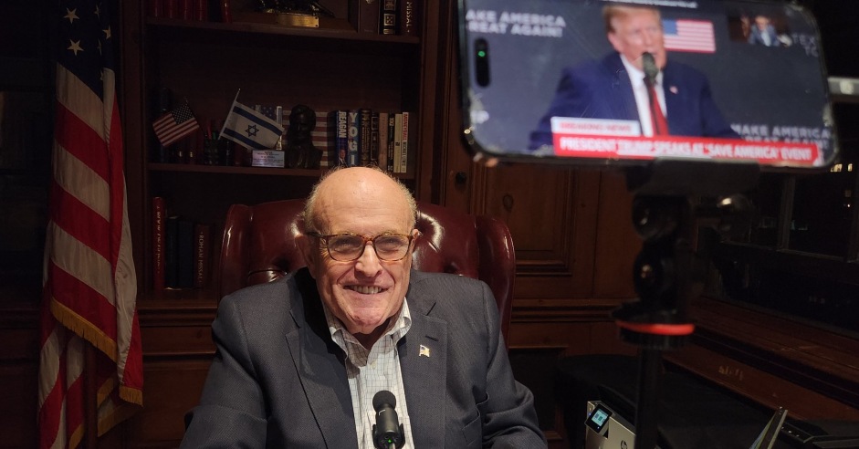 Rudy Giuliani se declara en bancarrota tras orden de Tribunal de pagar ...