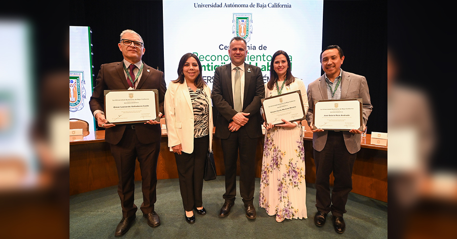 La UABC reconoció a 269 docentes por su entrega y dedicación - Uniradio ...